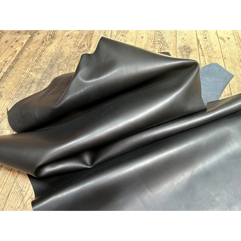 Demi-peau de cuir de veau lisse - Tannage souple - NOIR MAT
