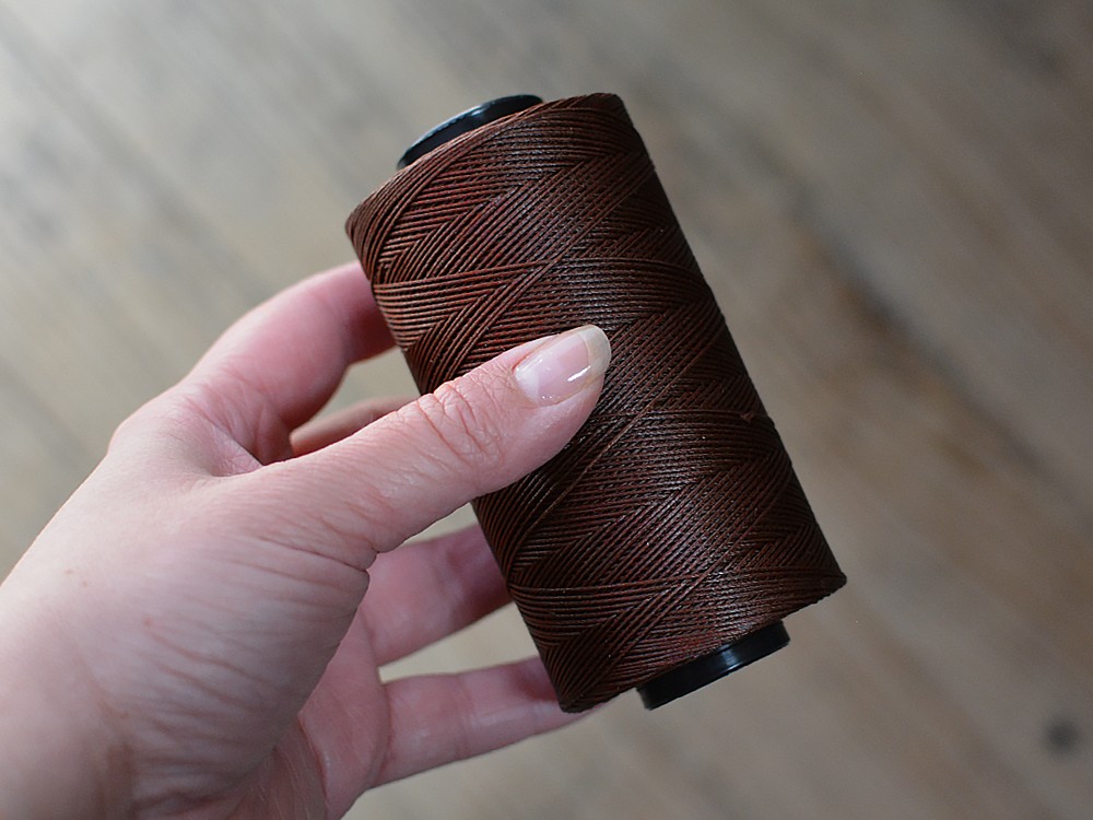 Bobine de fil italien poissé - 0.6 mm x 500 mètres - Brun moyen