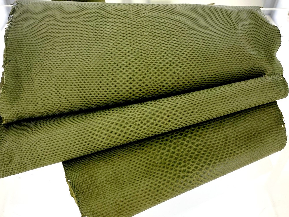 Peau de cuir de serpent karung vert olive mat